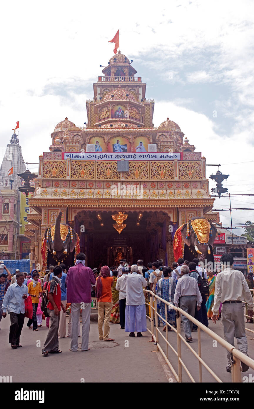 Dagdusheth ganpati pune hi-res stock photography and images - Alamy