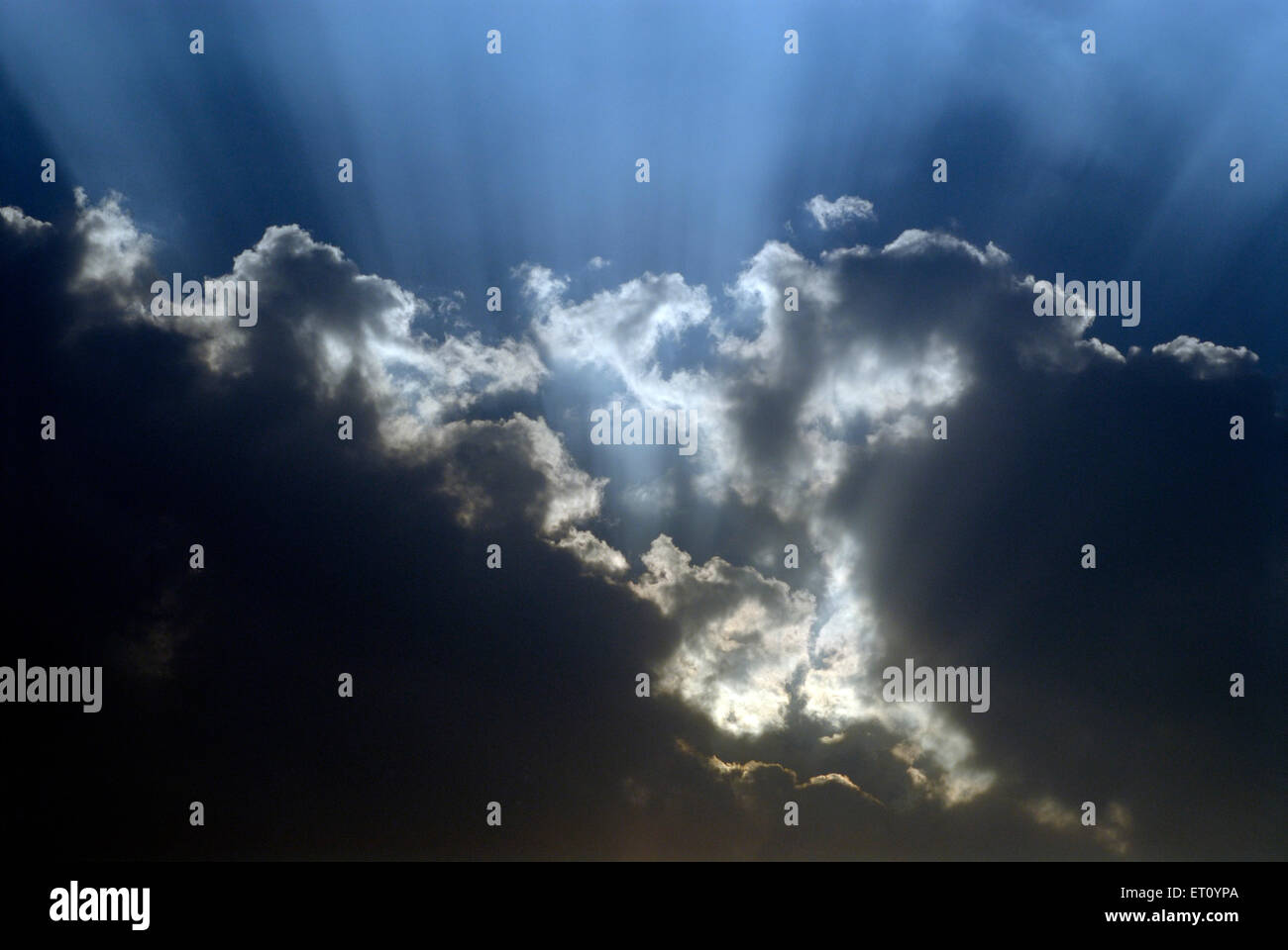 India sky sun hi-res stock photography and images - Alamy