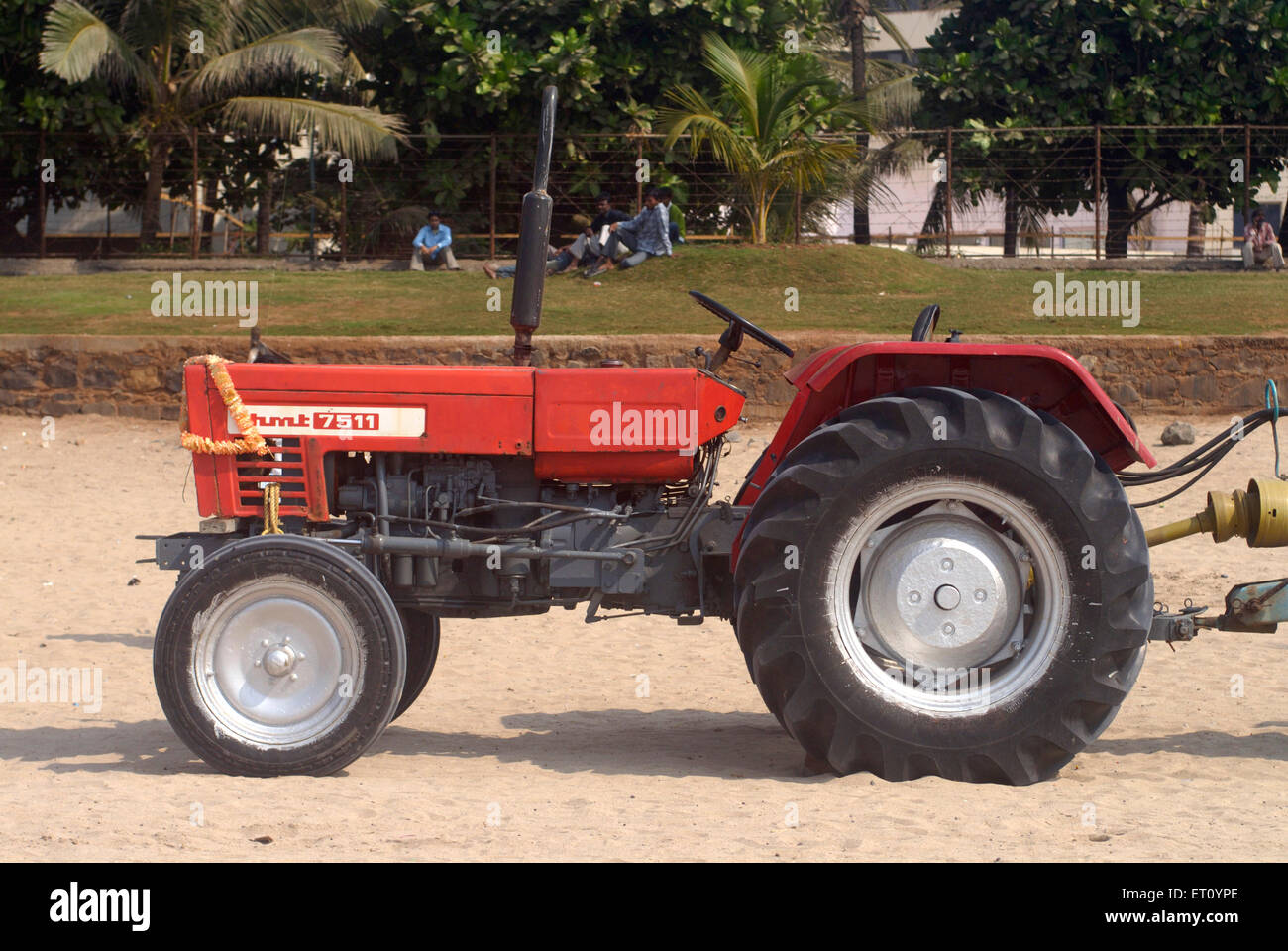HMT 7511 tractor, Juhu beach, Bombay, Mumbai, Maharashtra, India Stock ...