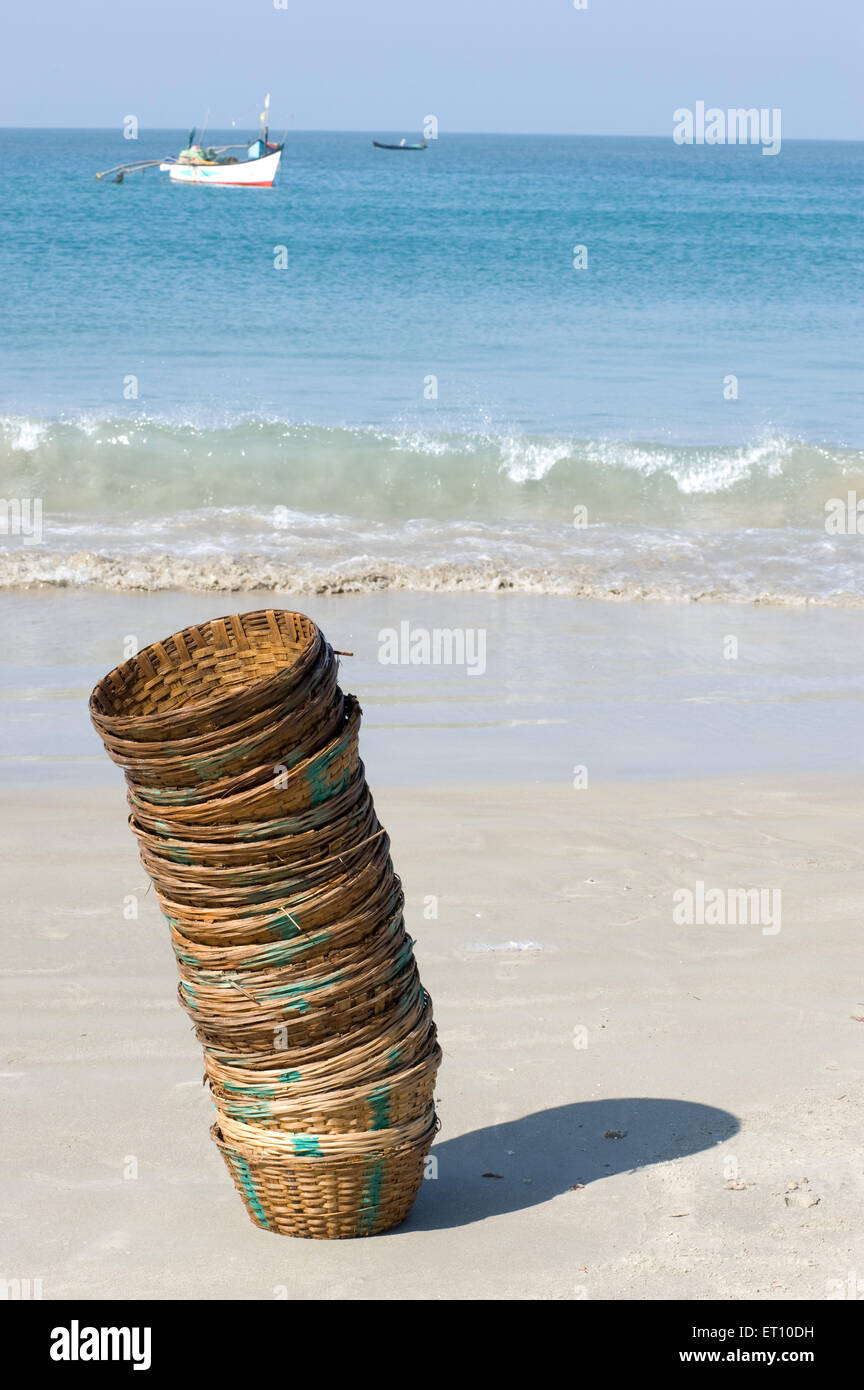 Fishing boat coast goa hi-res stock photography and images - Alamy