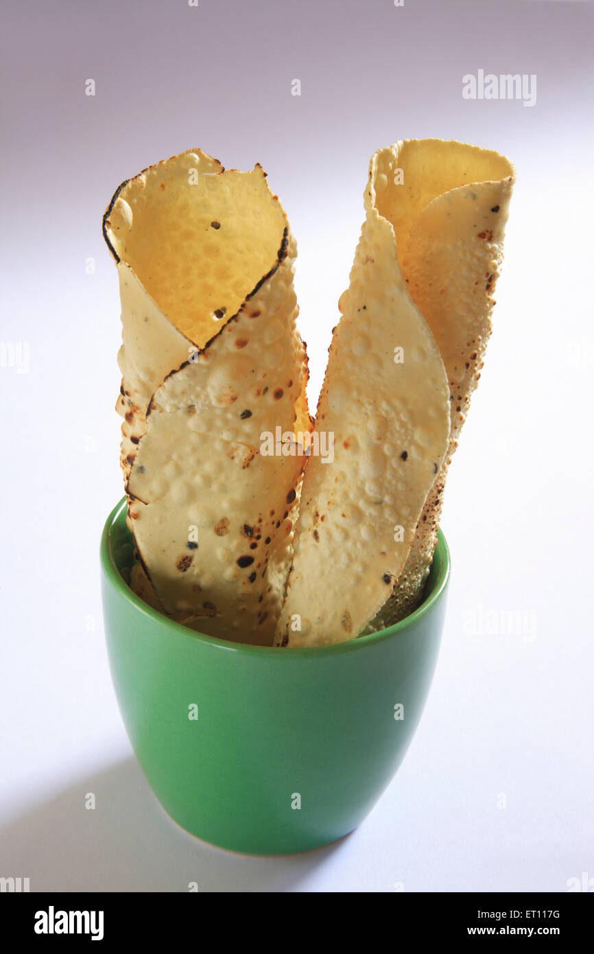 Roasted papad, papadum, papadam, papadom, poppadom, thin bread, crisp ...