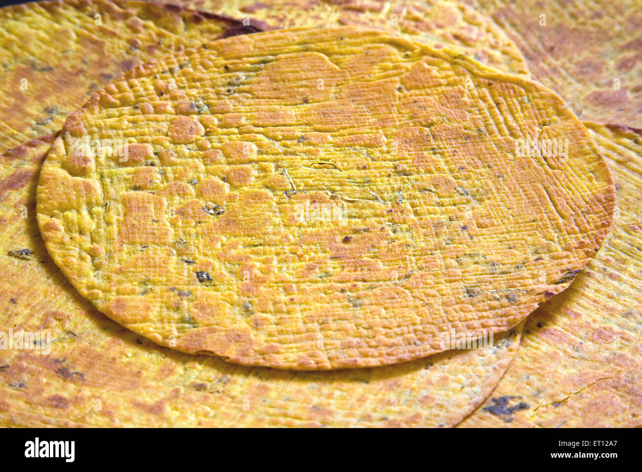 methi khakhra, roasted cracker, thin cracker, crispy cracker, crunchy ...