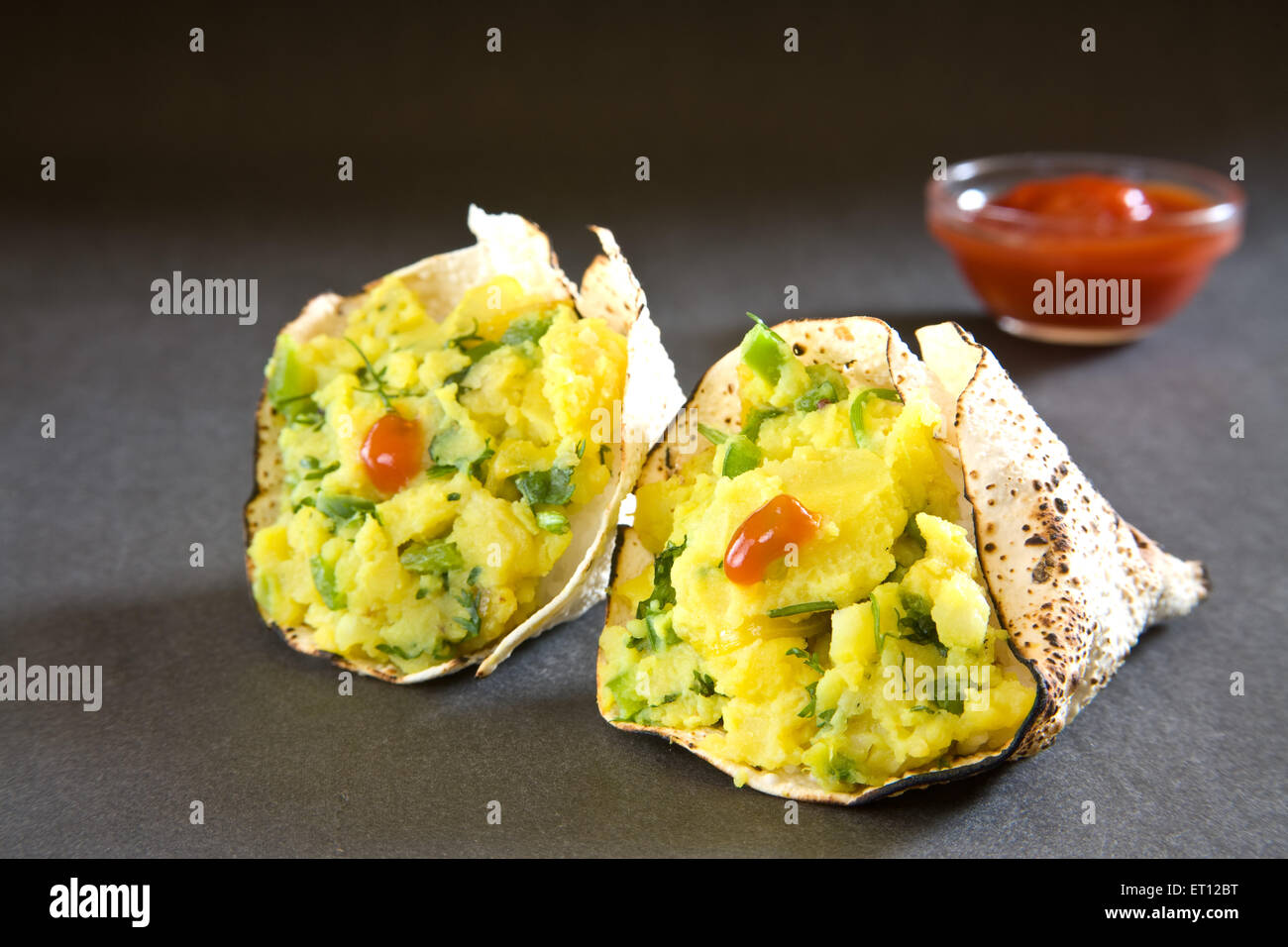 roasted papad, papadum, poppadom, Indian snack, cracker, potato filling ...