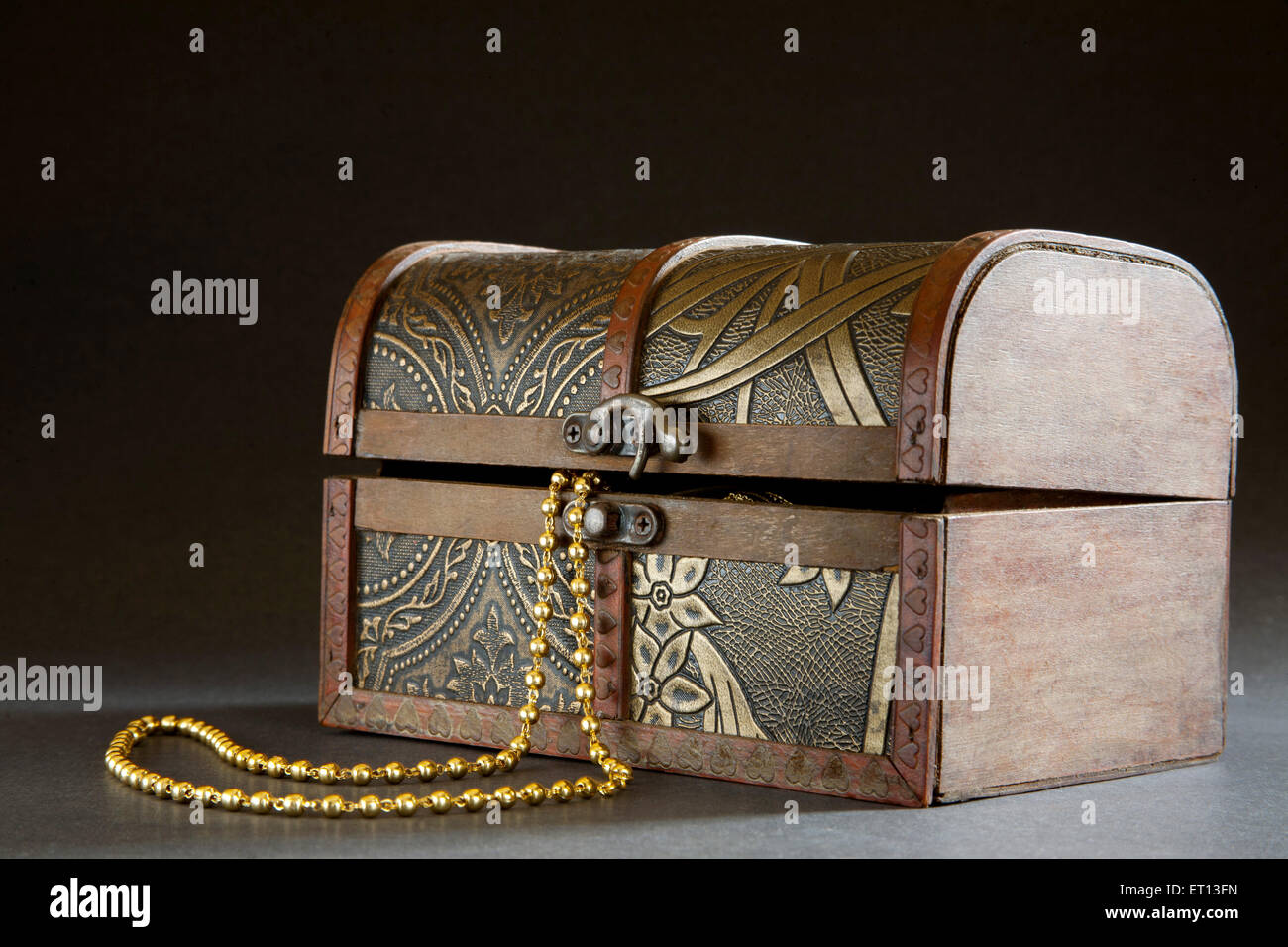 Necklace hi-res stock photography and images - Alamy