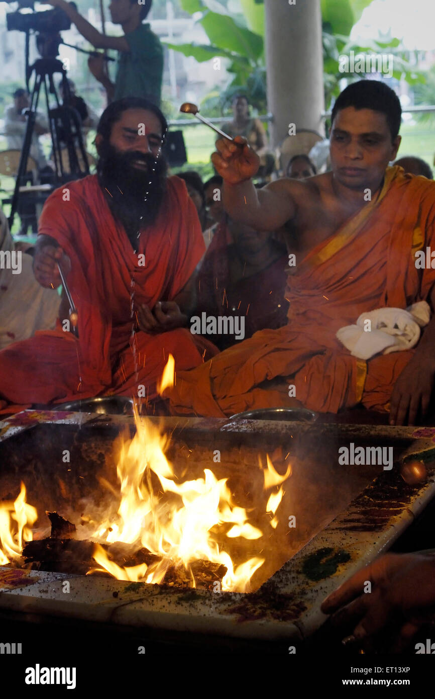 swami ramdev and Acharya Balkrishna in Patanjali Yogpeeth Haridwar at ...