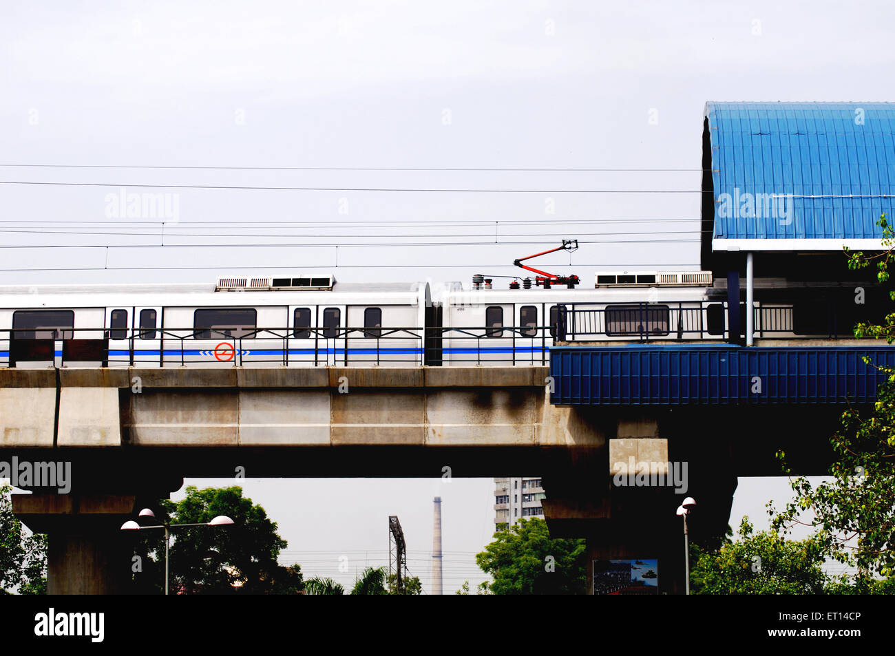 Delhi metro train hi-res stock photography and images - Alamy