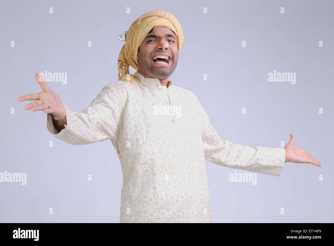 White man with turban hi-res stock photography and images - Alamy