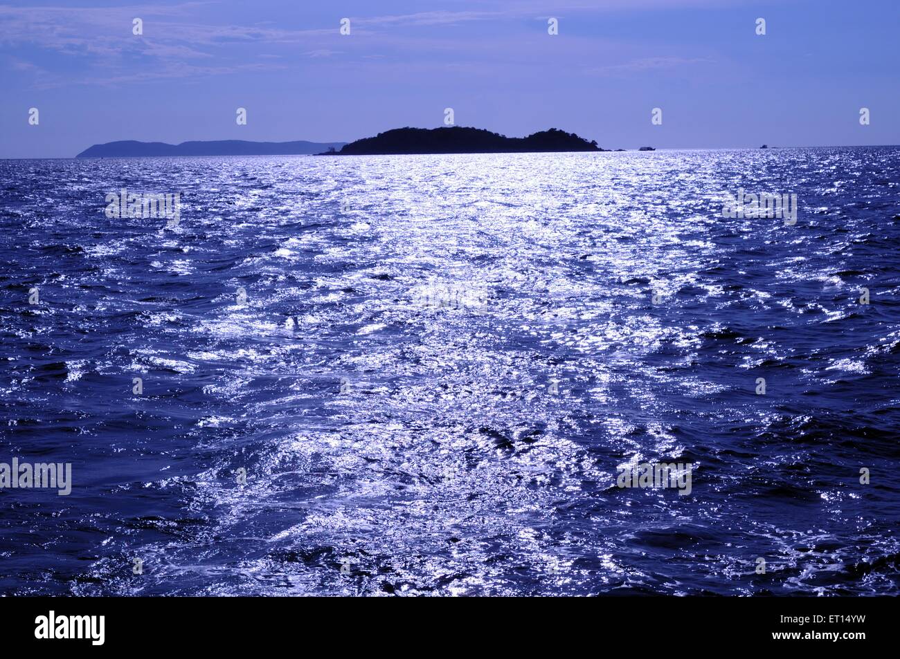 Sea water shimmering hi-res stock photography and images - Alamy