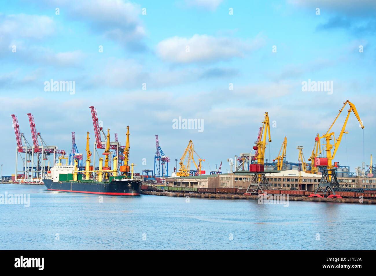 Cargo ship loading hi-res stock photography and images - Alamy