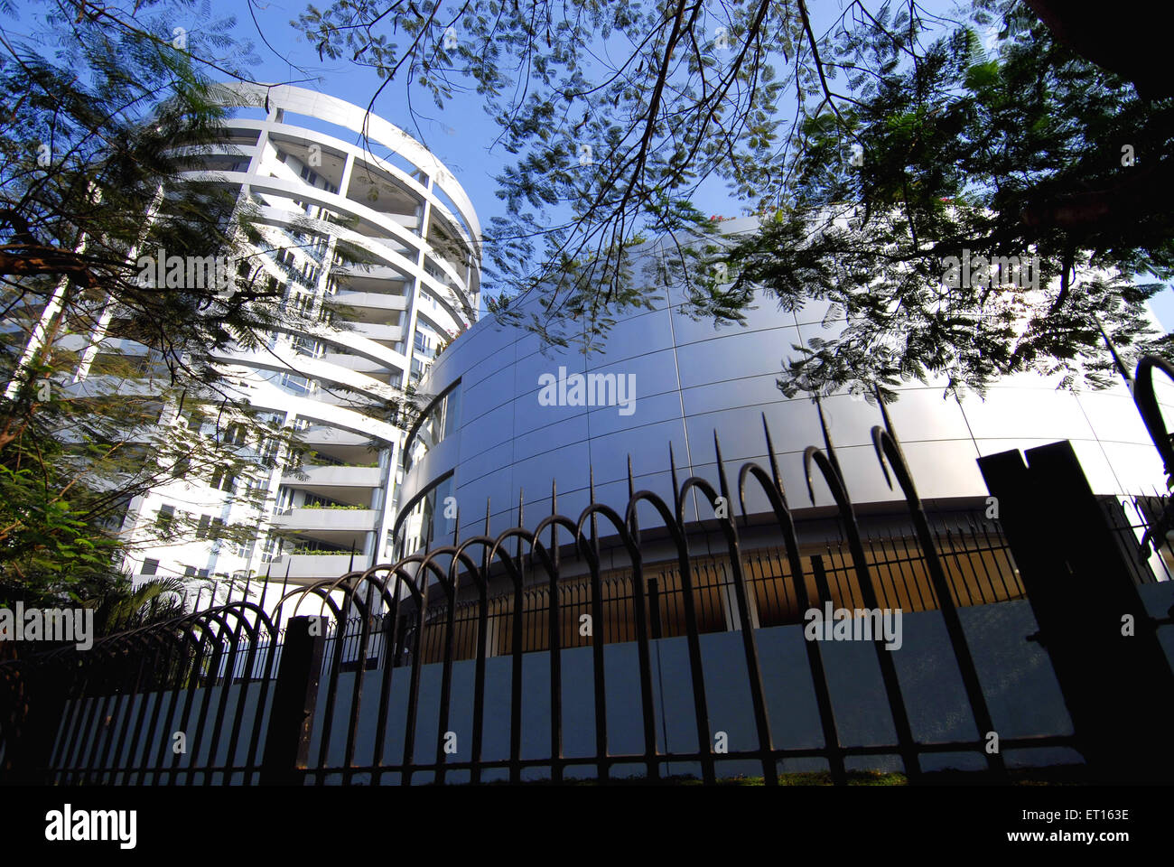 Exterior round building hi-res stock photography and images - Alamy