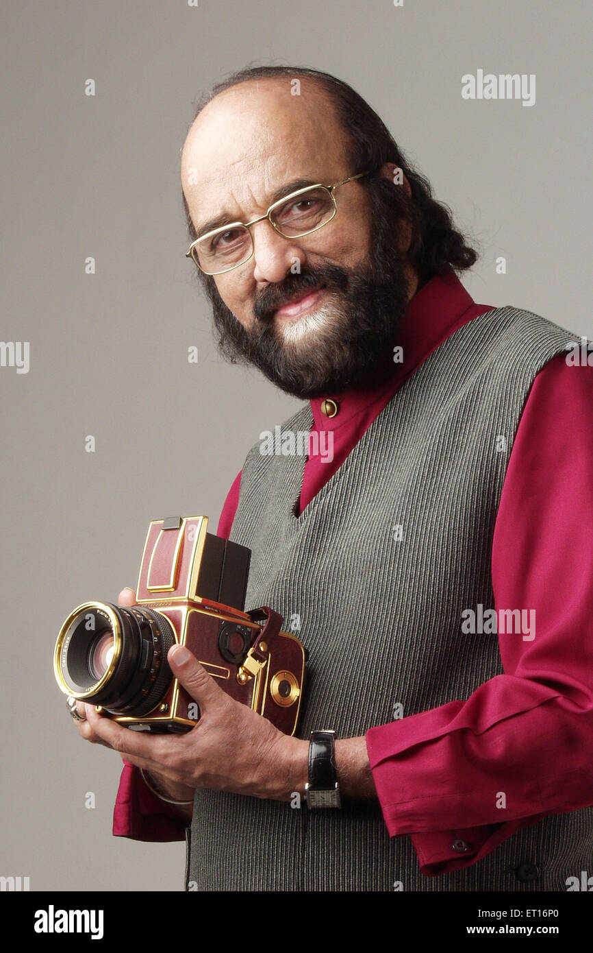 Mohan Wagh, Marathi theatre actor, producer, father in law of ...