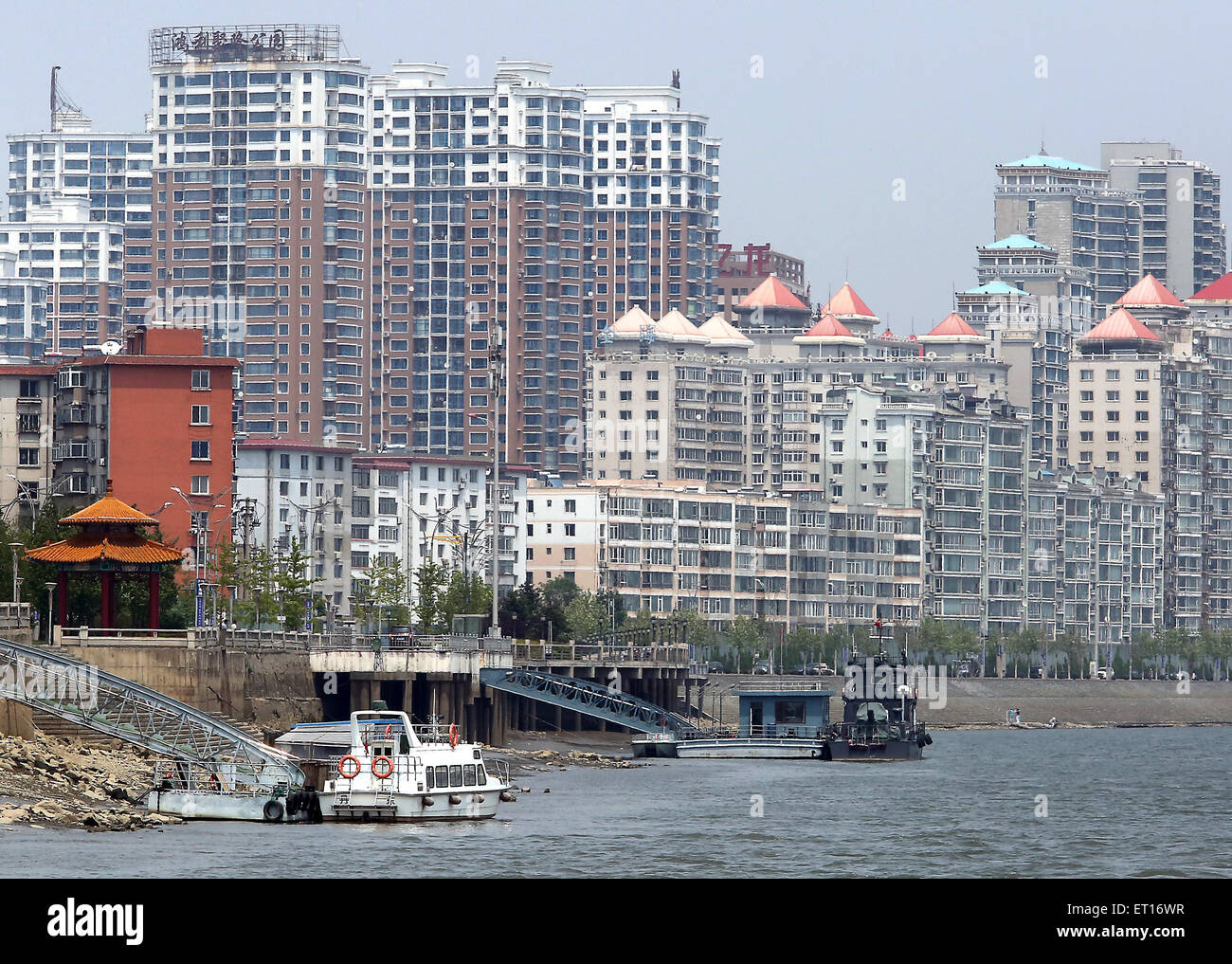 Dandong, LIAONNG PROVINCE, CHINA. 30th May, 2015. Chinese military ...