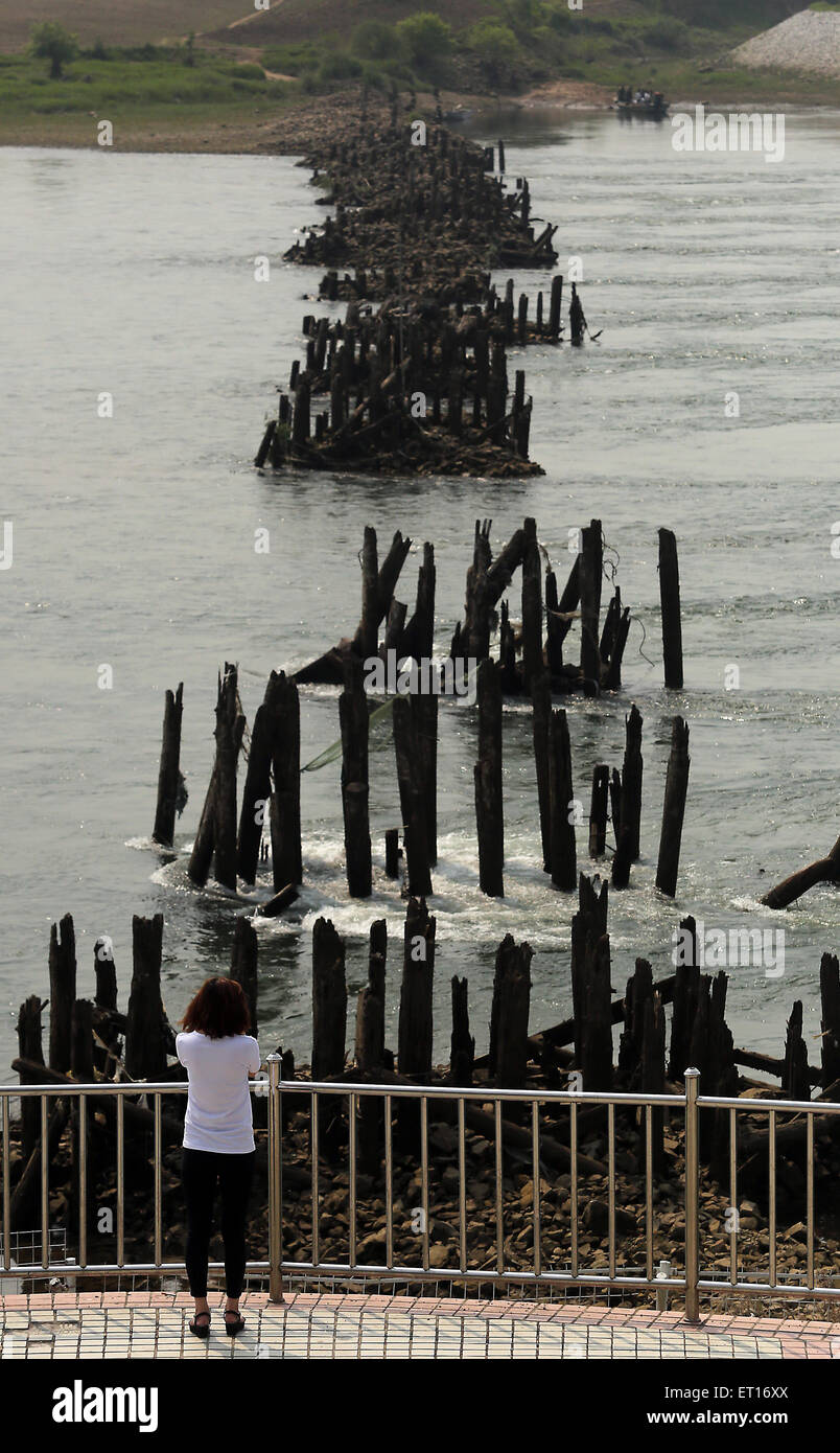 Dandong statue hi-res stock photography and images - Alamy