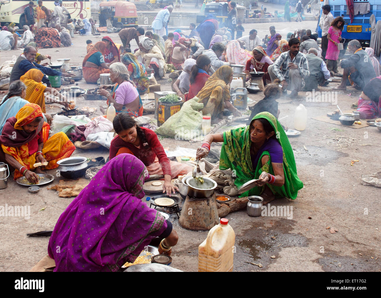 Chapattis hi-res stock photography and images - Alamy