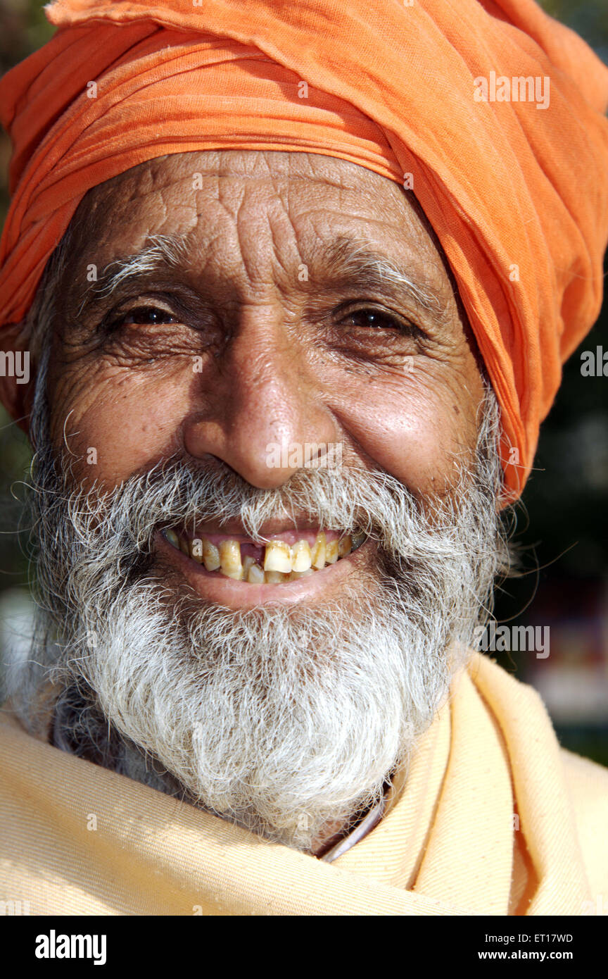 Broken teeth hi-res stock photography and images - Alamy