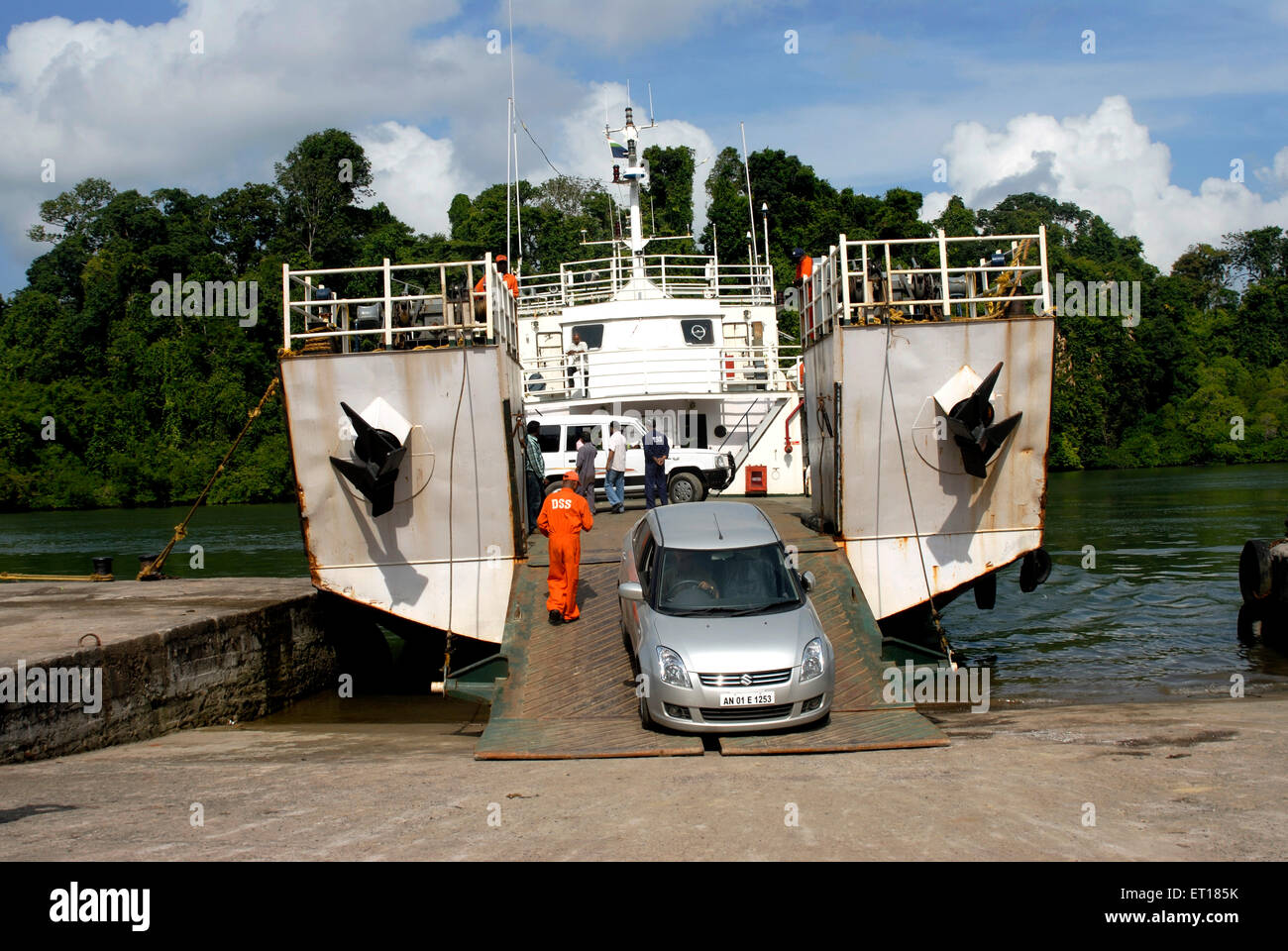 Transport loading vehicle High Resolution Stock Photography and Images ...