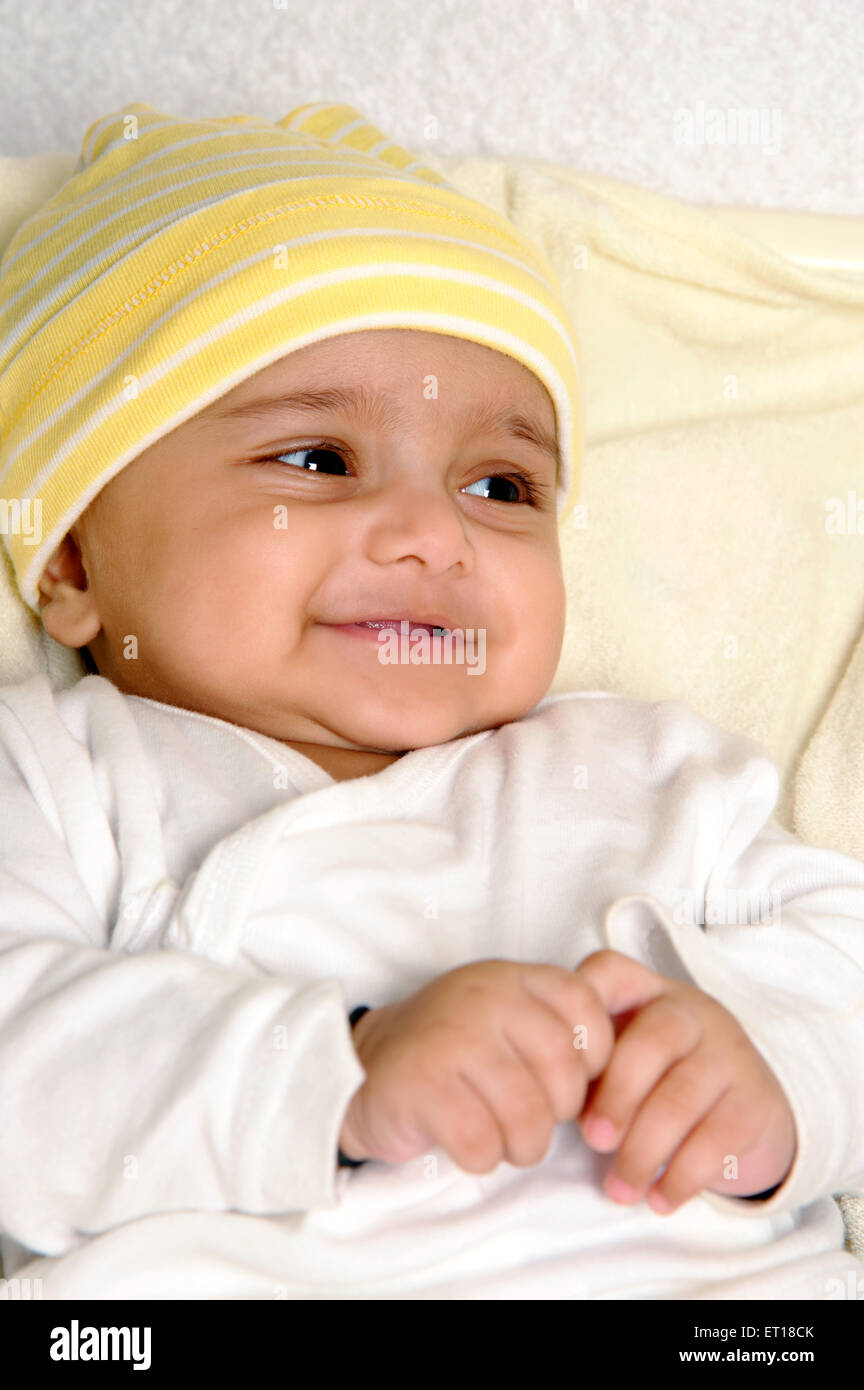 Smiling babies hi-res stock photography and images - Alamy