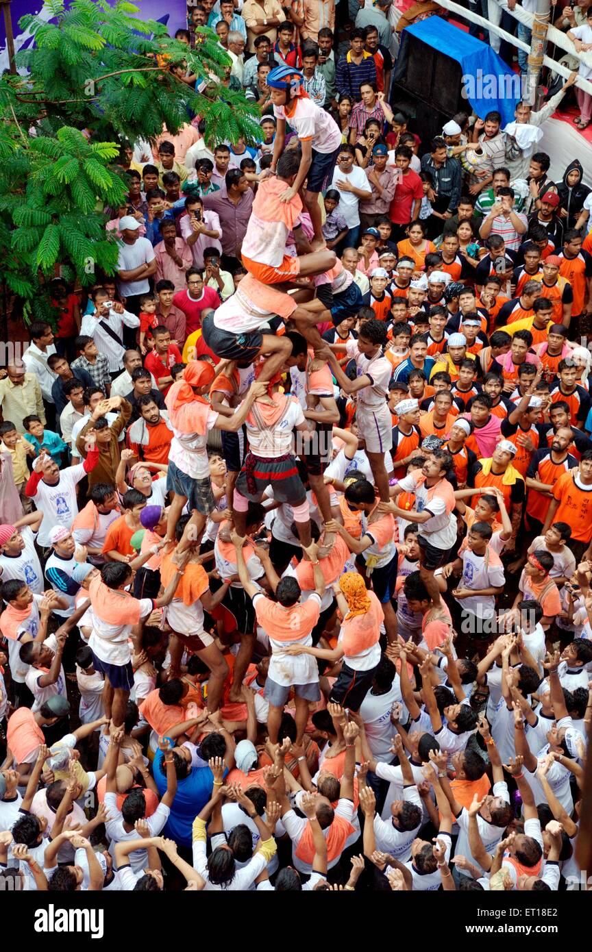 Human Pyramid trying to break dahi handi Mumbai Maharashtra India 2011 ...