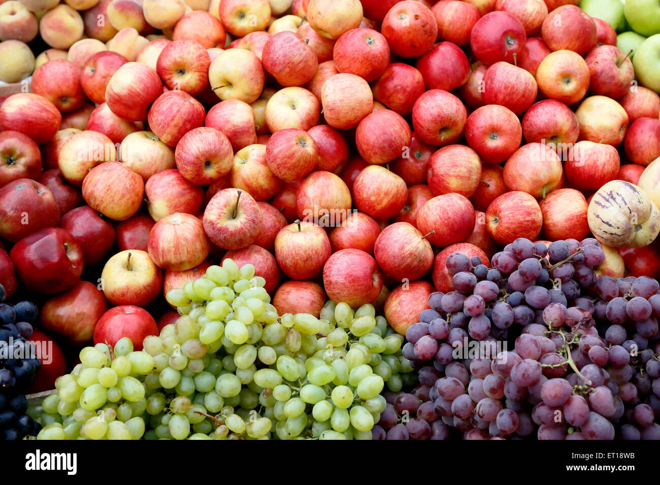 Fruit display, Pisac Sunday Market, Cusco, Peru Stock Photo - Alamy