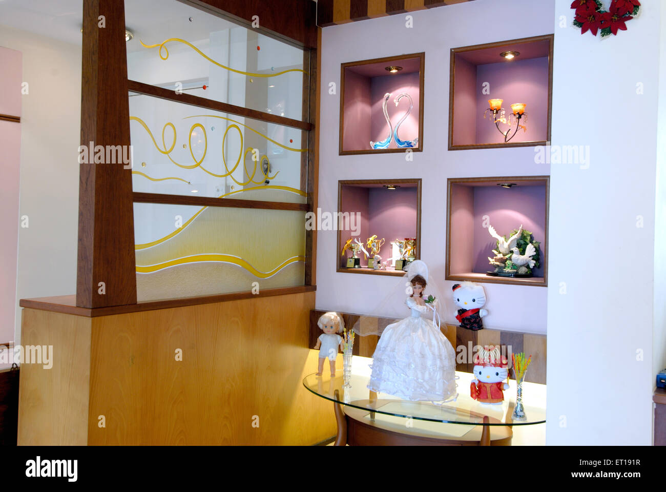 Showcase Interiors High Resolution Stock Photography and Images - Alamy