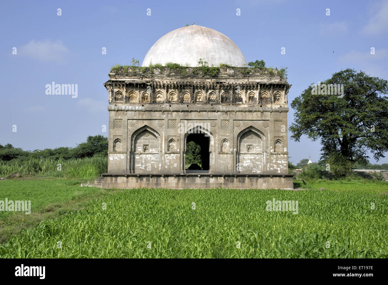 Ahmed nizam shah tomb ahmednagar hi-res stock photography and images ...