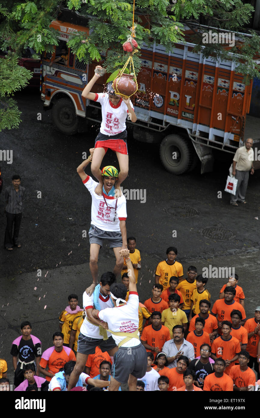 Human pyramid festival hi-res stock photography and images - Alamy