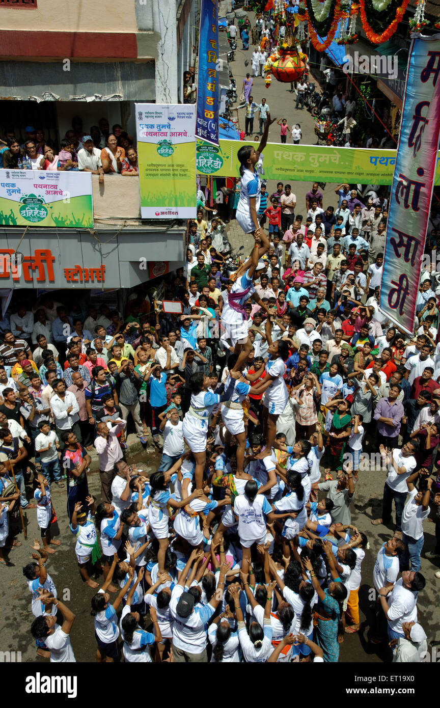 Girls pyramid hi-res stock photography and images - Alamy