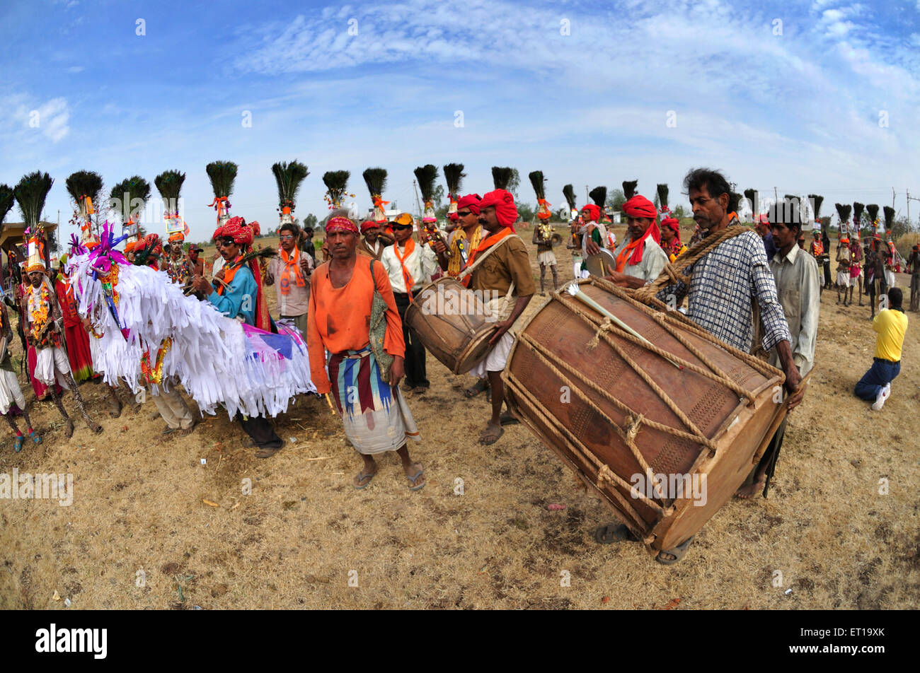 Gujarat Tribal Dance High Resolution Stock Photography and Images - Alamy