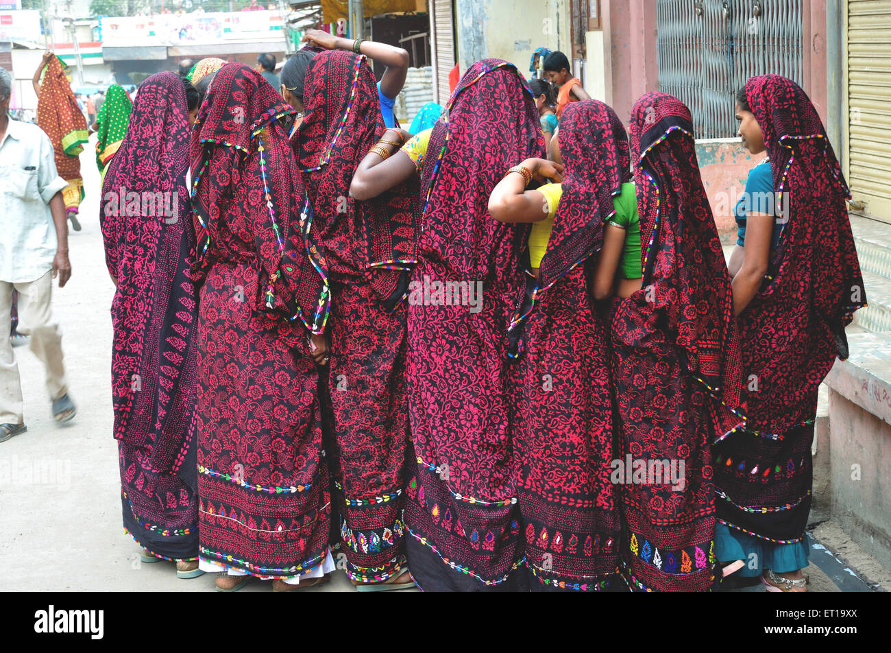 Woman In Ghunghat Stock Photos & Woman In Ghunghat Stock Images - Alamy