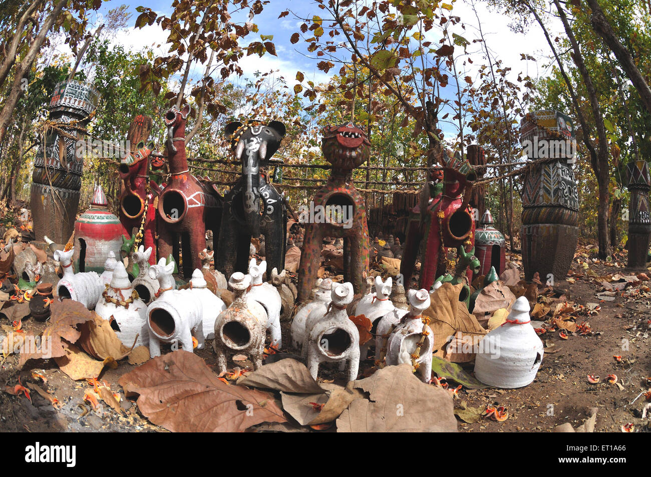 Idols deities hi-res stock photography and images - Alamy