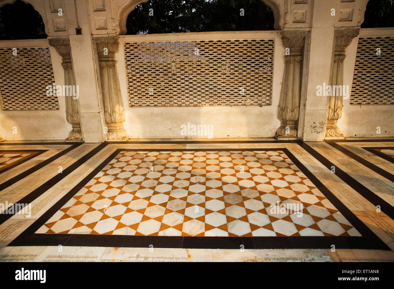 Marble pattern design and pillar courtyard architecture ; Swarn Mandir ...