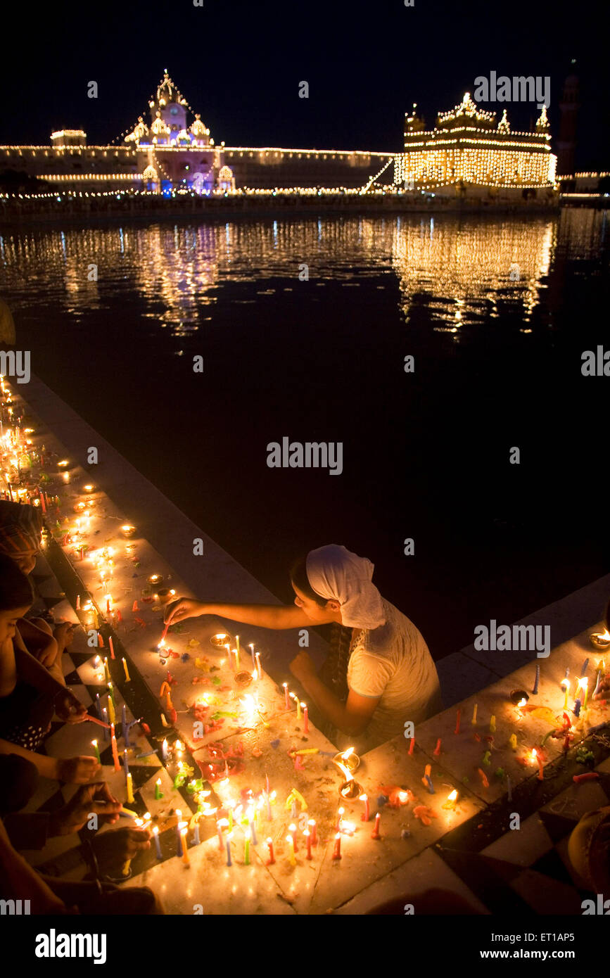 Sikh community celebrates Dussera festival ; holy water pool ; Hari ...