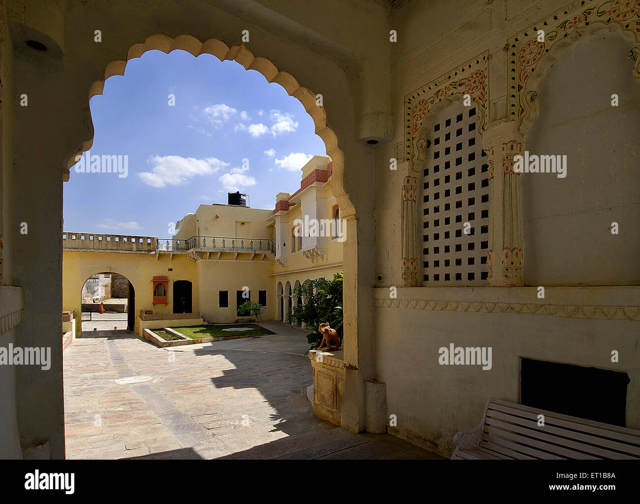 Rawla Jojawar ; Boutique Heritage Hotel ; Kundal ; Jojawar ; Marwar ...