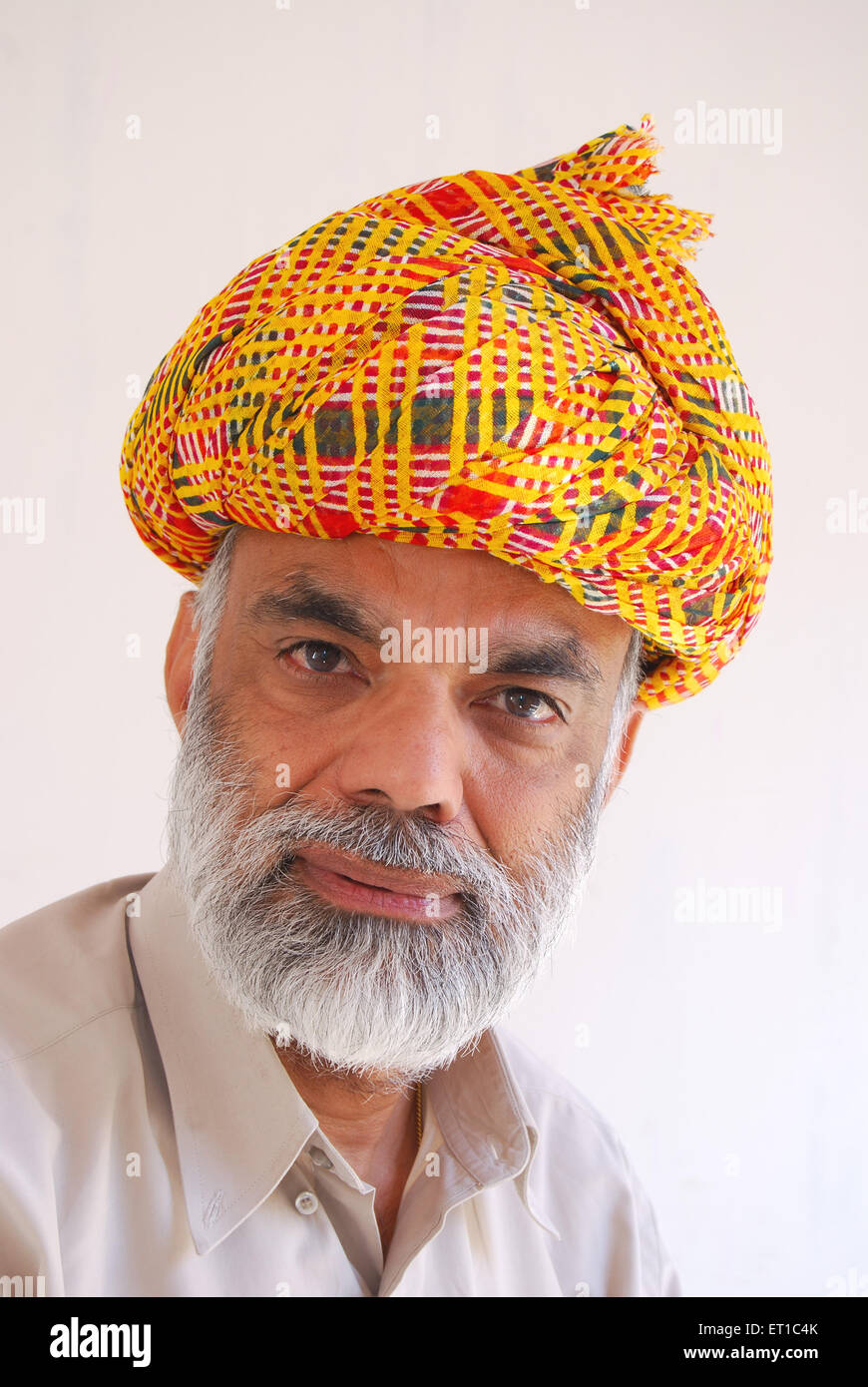 Portrait of man in turban hi-res stock photography and images - Alamy
