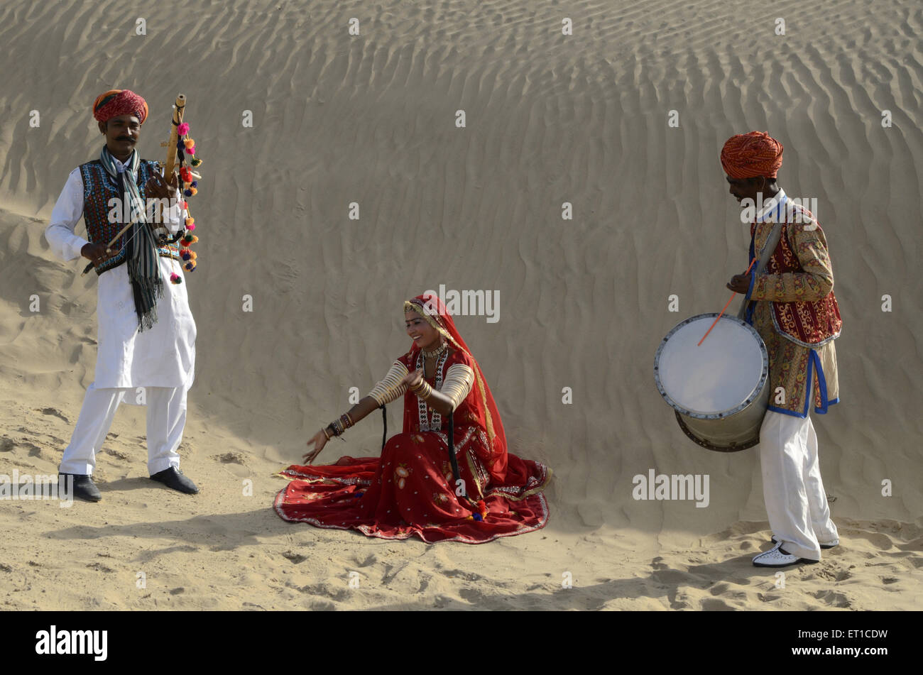 Rajasthani musical instruments hi-res stock photography and images - Alamy