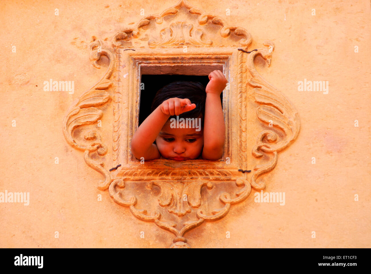 Child peeping window hi-res stock photography and images - Alamy
