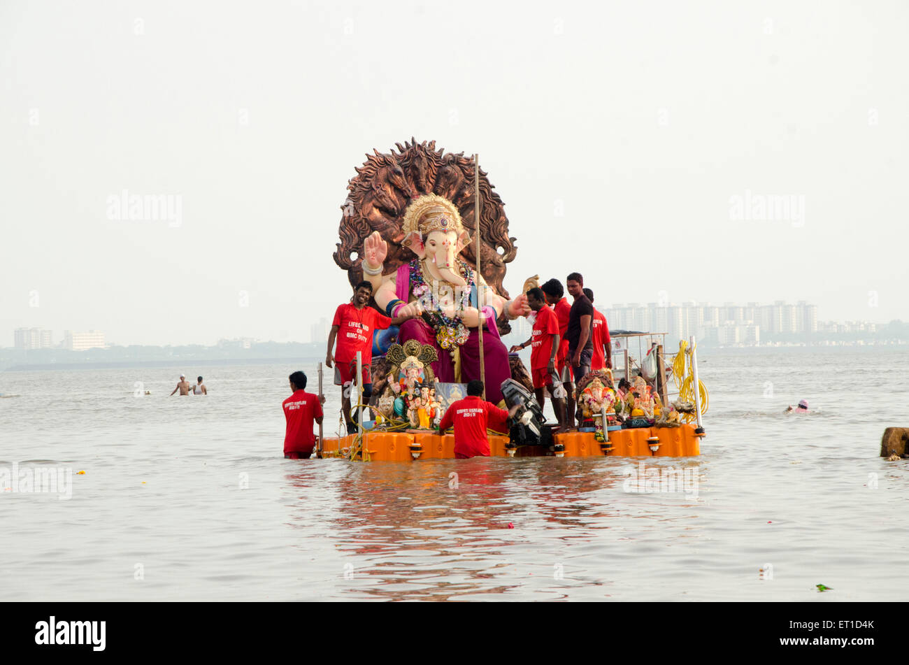 Ganpati Immersion in Sea at Girgaon Chowpatty on Ganpati Utsav India ...
