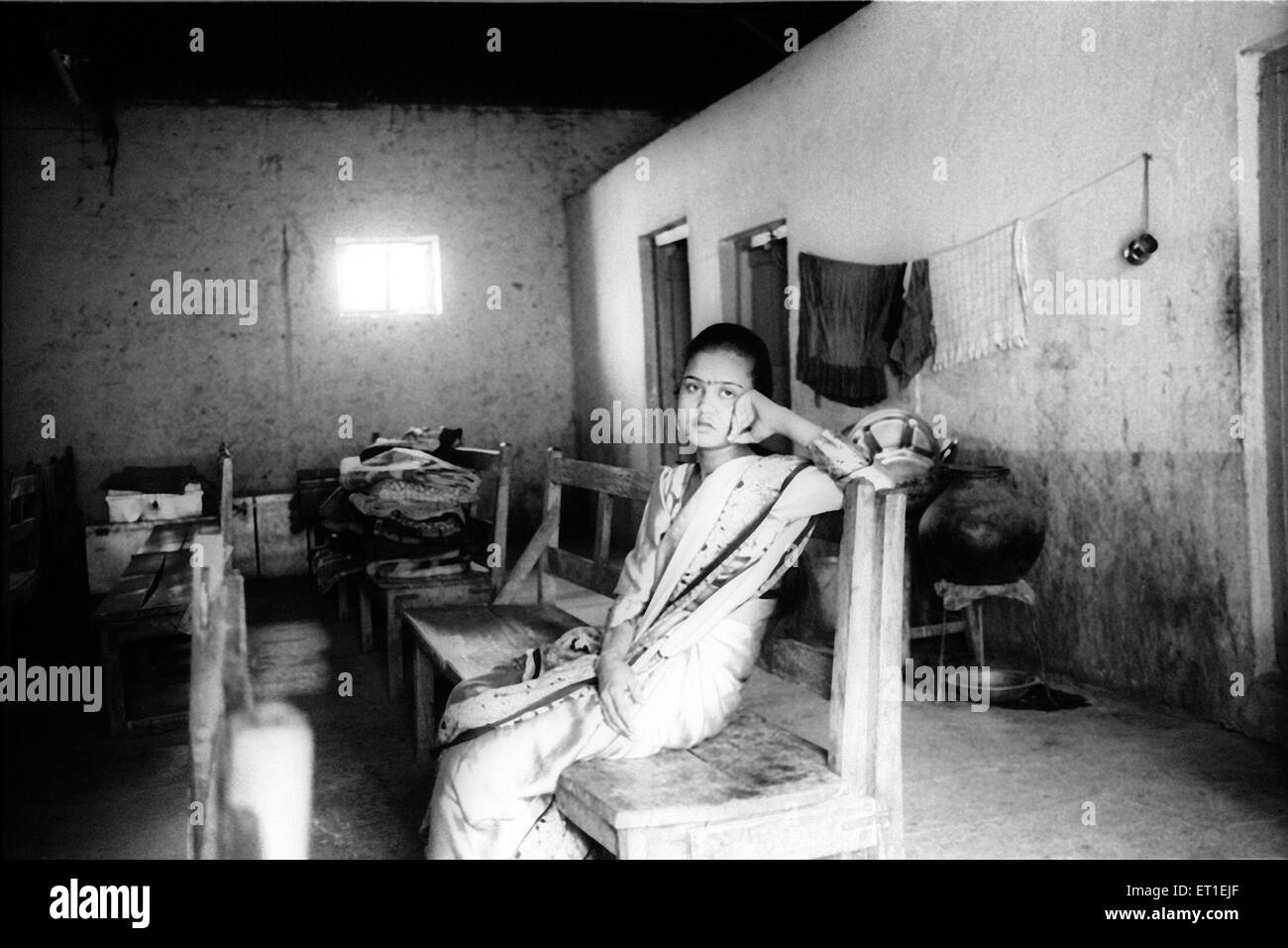 Lavani artist ; traditional dance form ; Modnib ; Maharashtra ; India ...