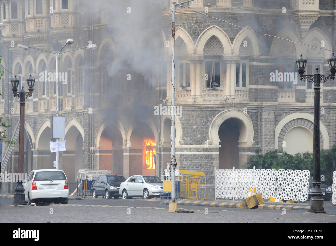 Taj mahal hotel mumbai fire hi-res stock photography and images - Alamy
