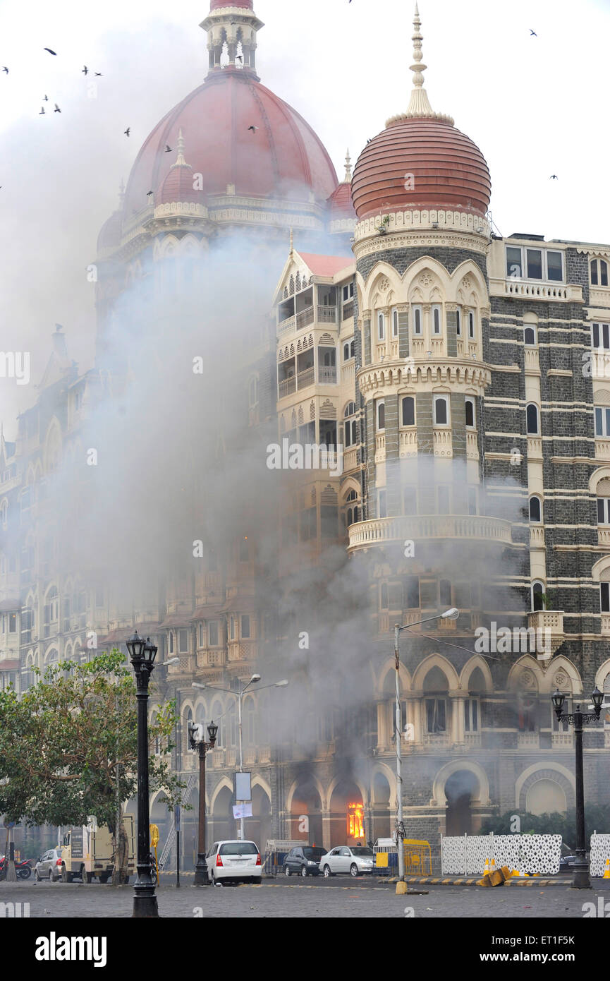 Taj mahal hotel mumbai fire hi-res stock photography and images - Alamy
