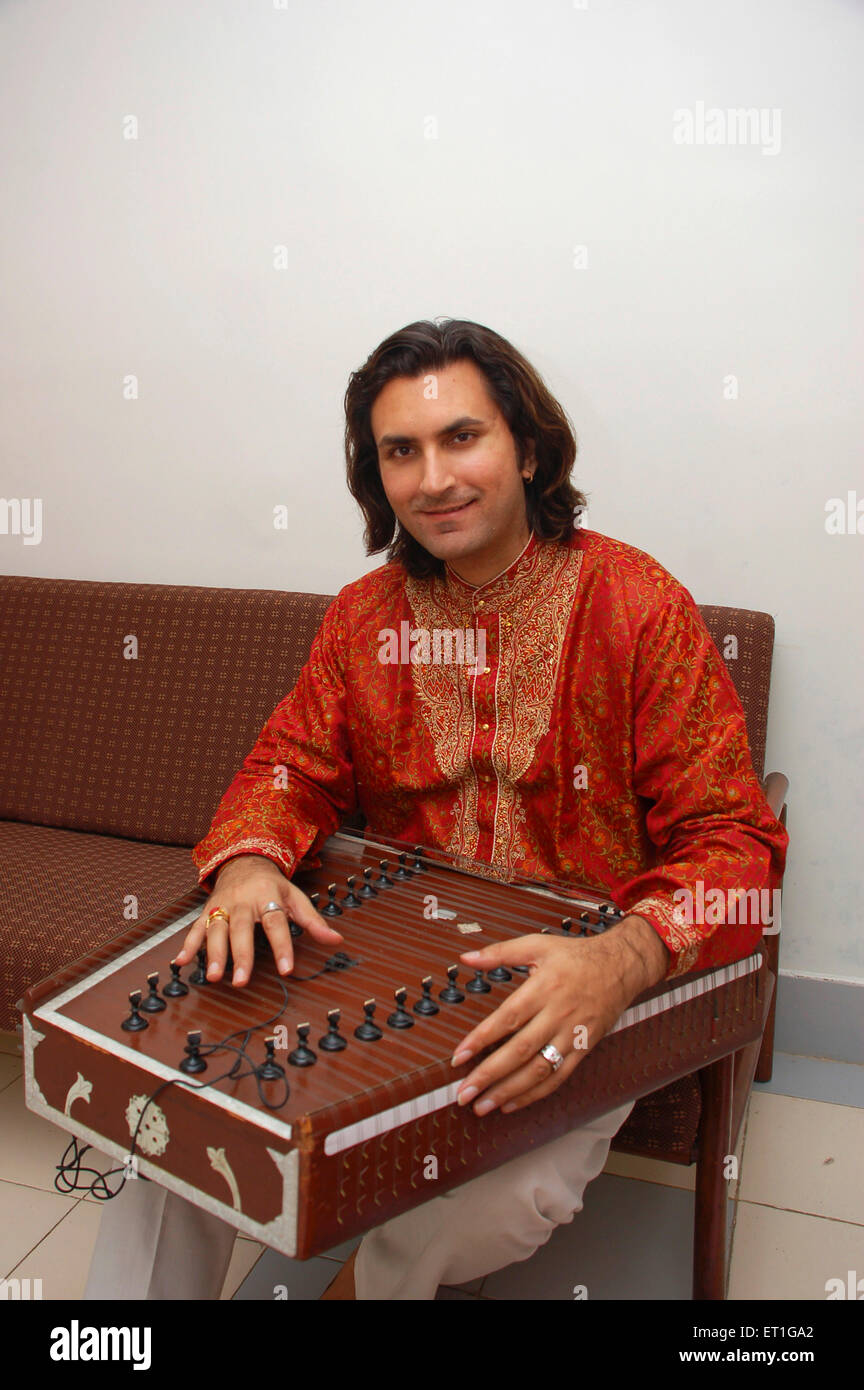 Well Known Musician High Resolution Stock Photography and Images - Alamy