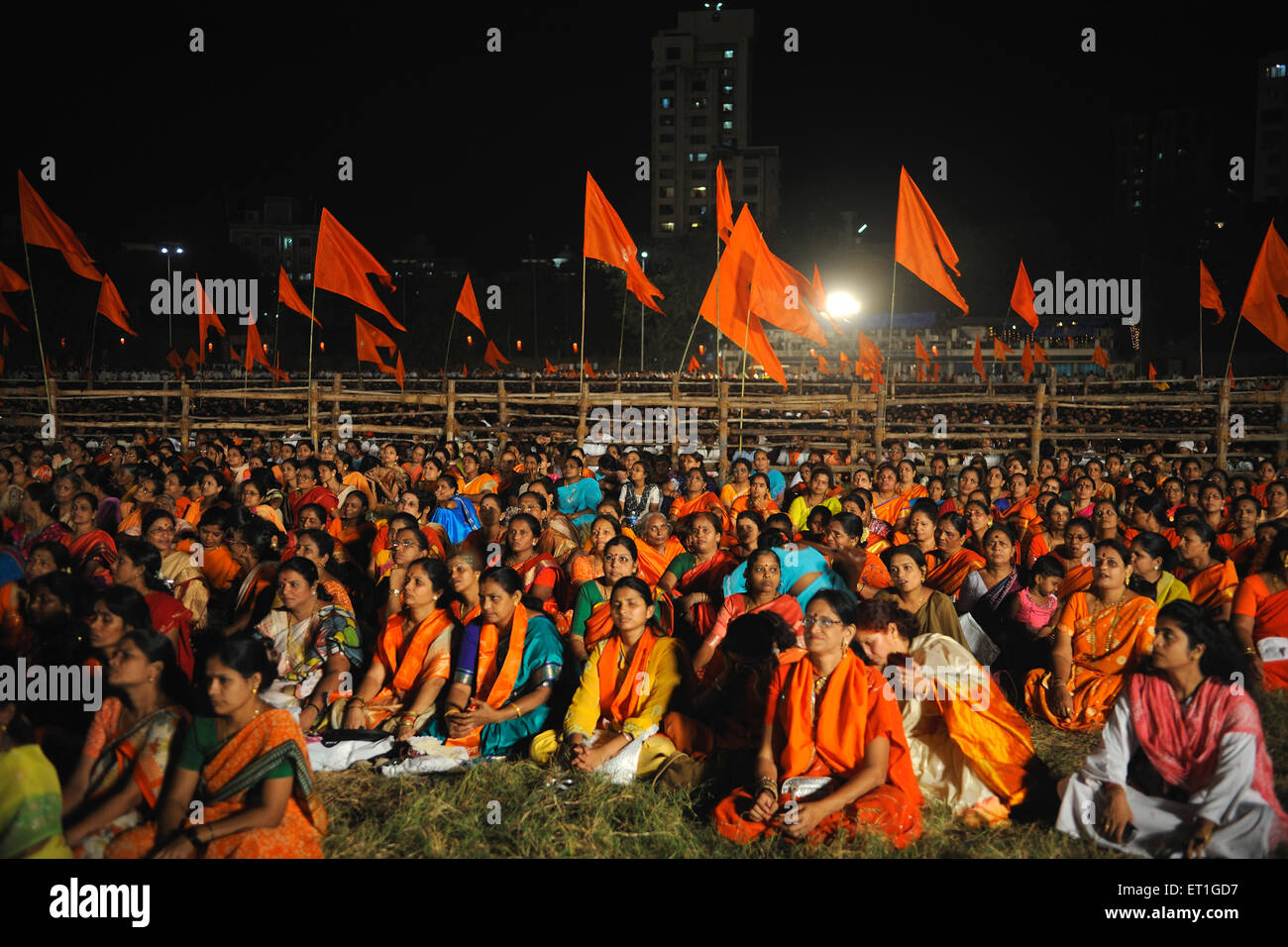 Woman supporter indian flag mumbai hi-res stock photography and images ...