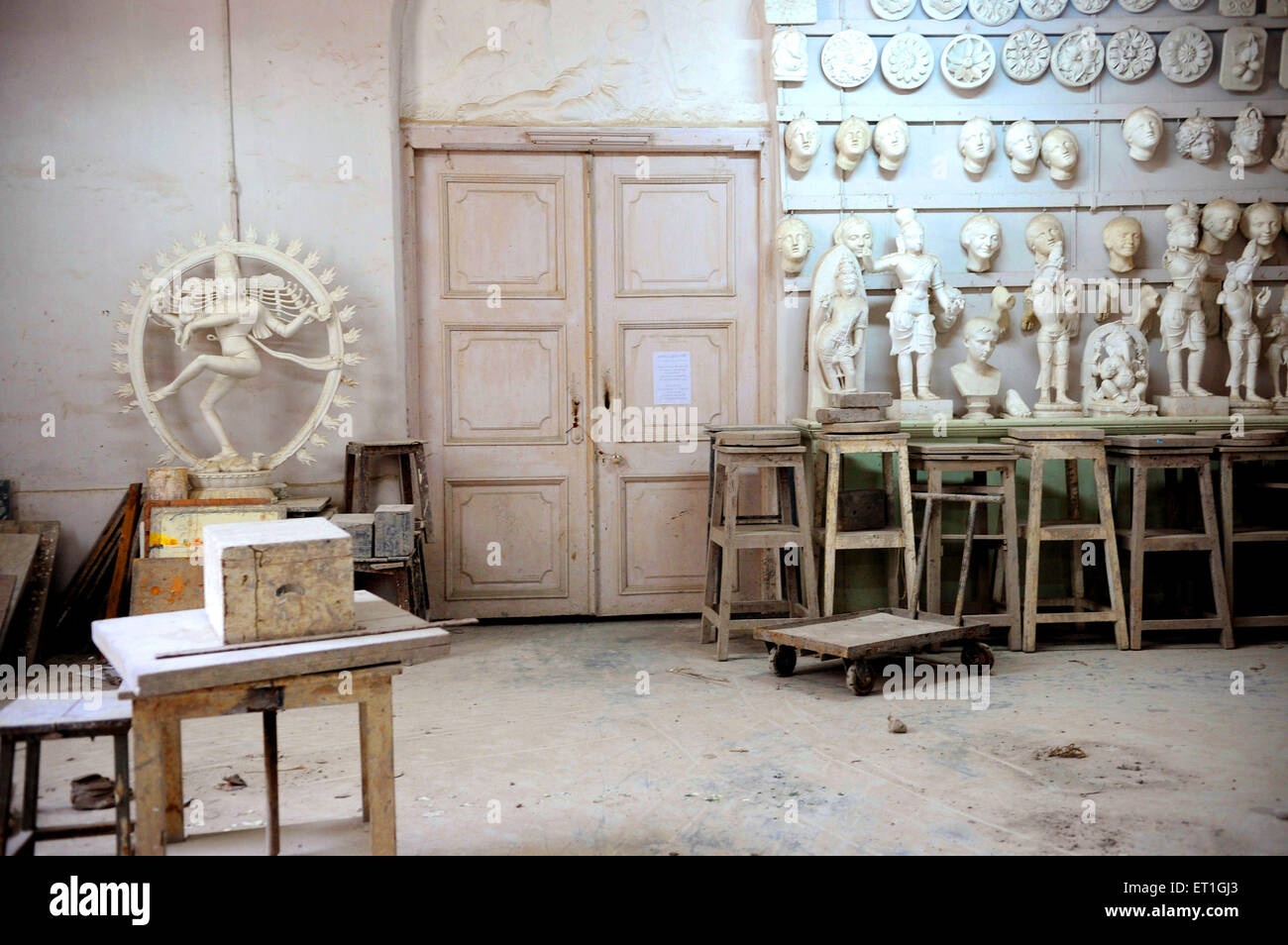 The Sir Jamsetjee Jeejeebhoy School of Art, empty sculpture classroom ...