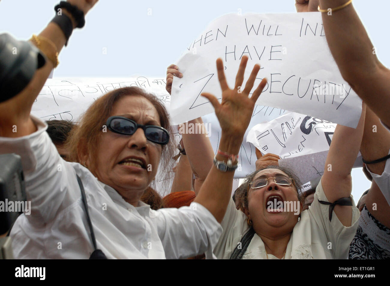 Protest banners after terrorist attack, Taj Mahal Hotel, Apollo Bundar ...