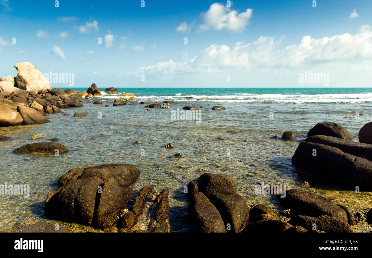 ocean waves, coral beach and blue sky. summer holiday landscape Stock ...