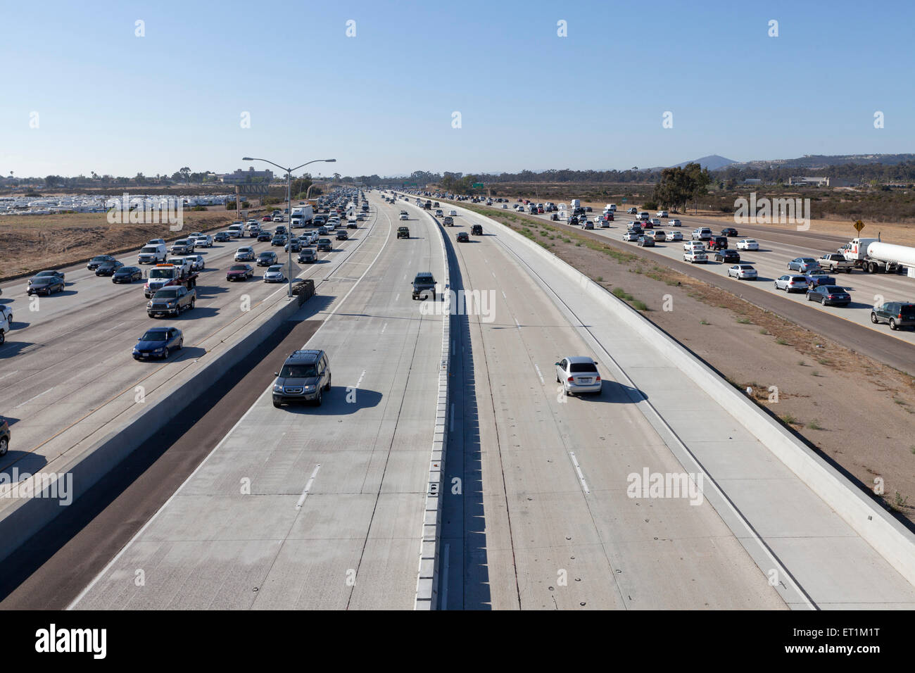 Hov lanes hi-res stock photography and images - Alamy