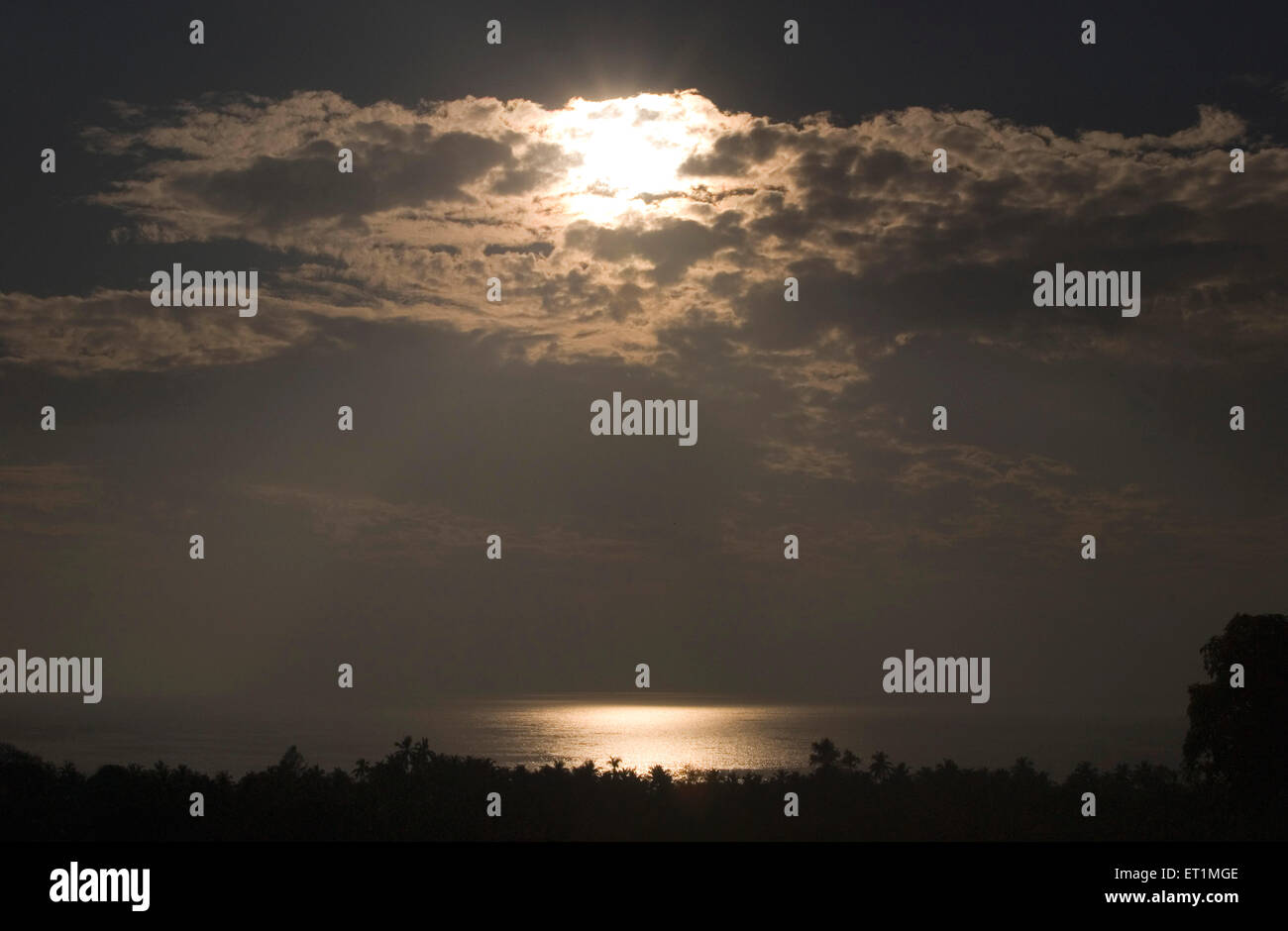 Silver white beaches hi-res stock photography and images - Alamy