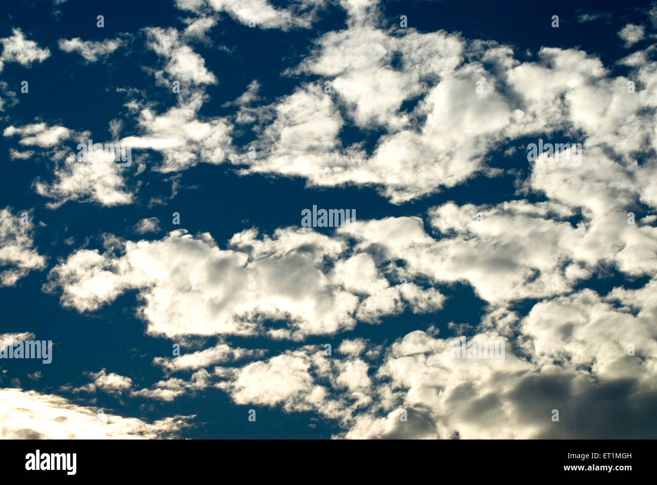 Clouds Line Silhouette High Resolution Stock Photography and Images - Alamy