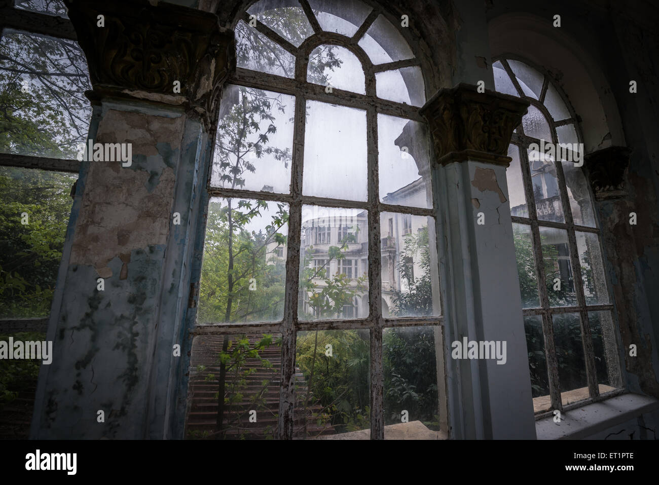 Catwalk between two buildings hi-res stock photography and images - Alamy