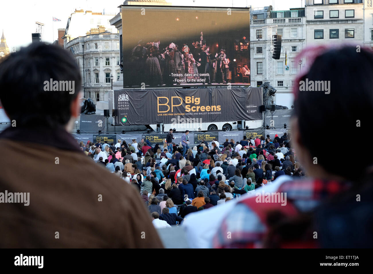 Outdoor public screening london hi-res stock photography and images - Alamy